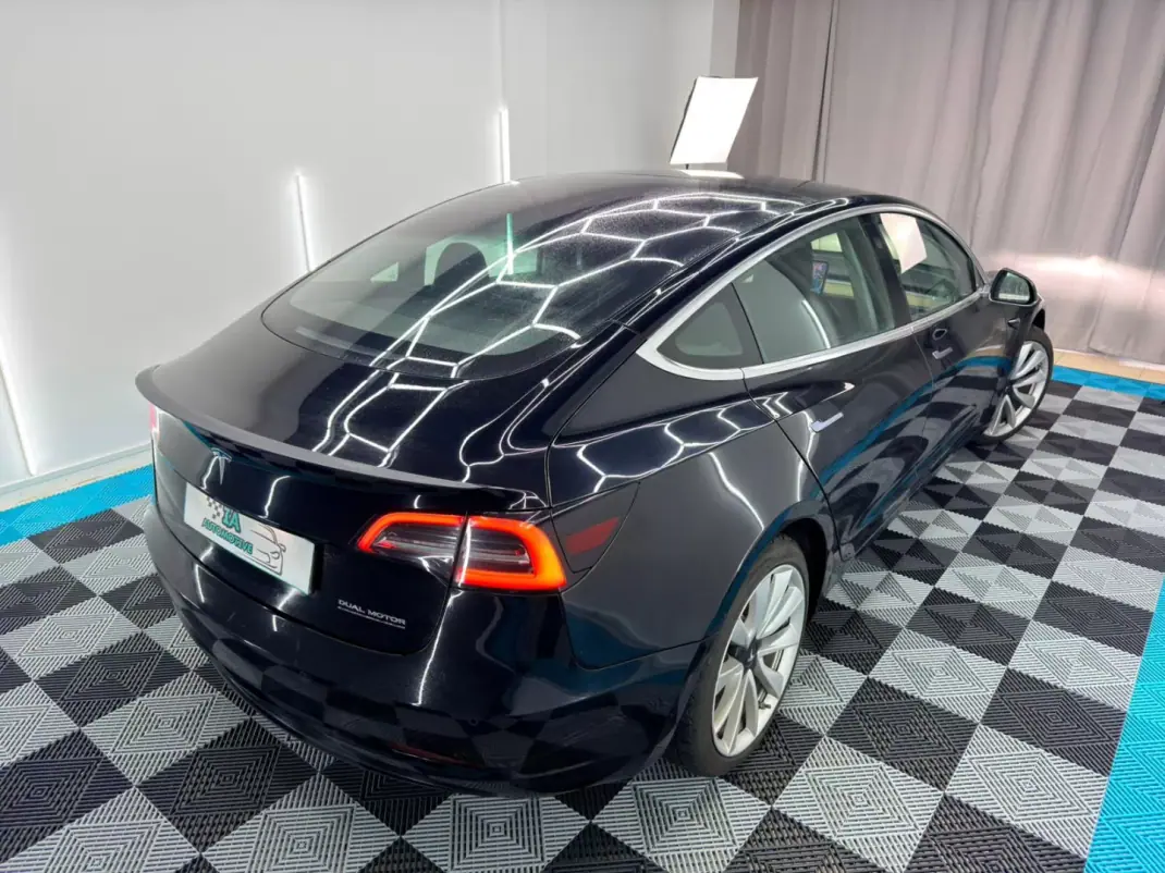 Tesla Model 3 2019 - 21999 EUR, 82500 km - AUTO.MOTO.pt